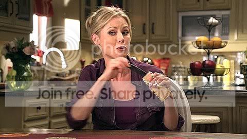 Modern Family - Claire Dunphy/Julie Bowen Appreciation #1 - Because ...